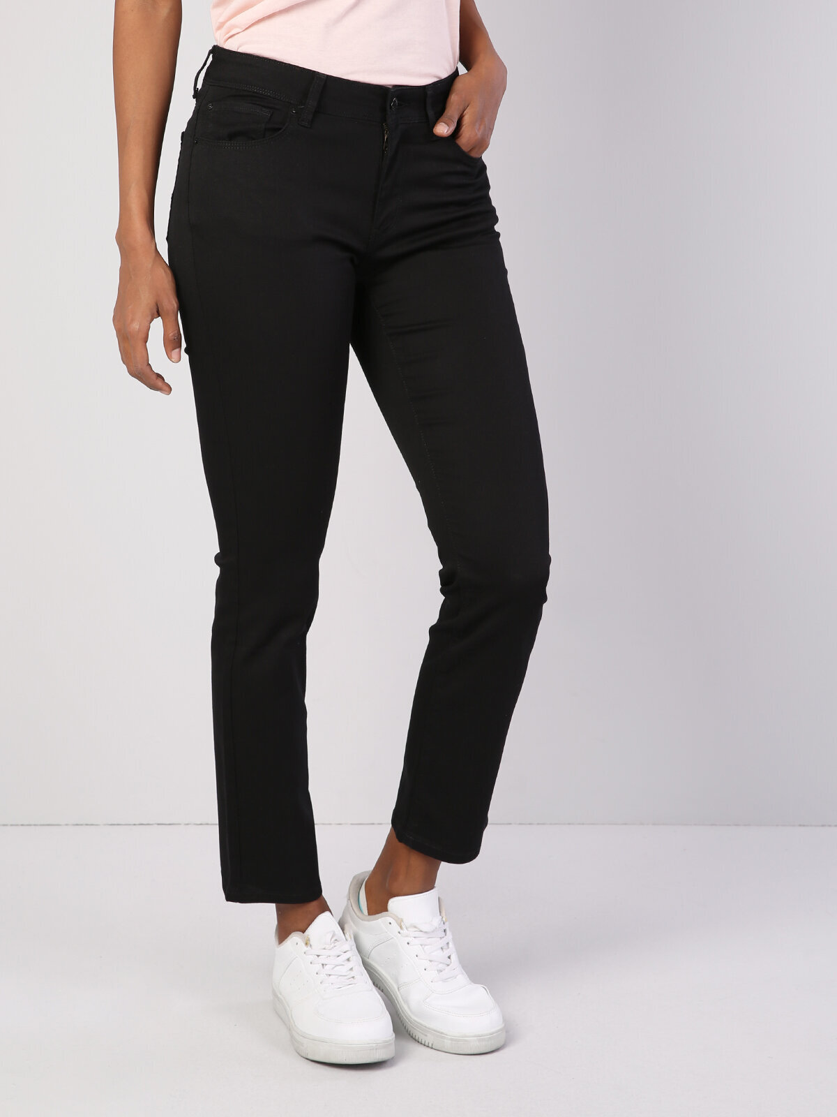 Colins - 703 Carla Orta Bel Düz Paça Slim Fit Siyah Kadın Jean Pantolon