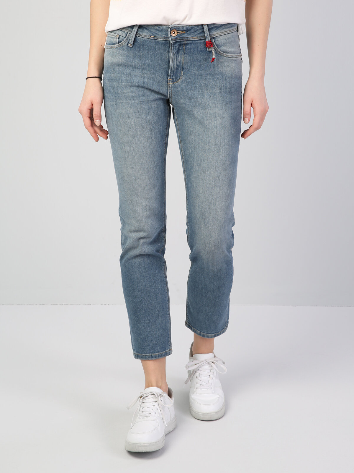 Colins - 703 Carla Orta Bel Düz Paça Slim Fit Mavi Kadın Jean Pantolon