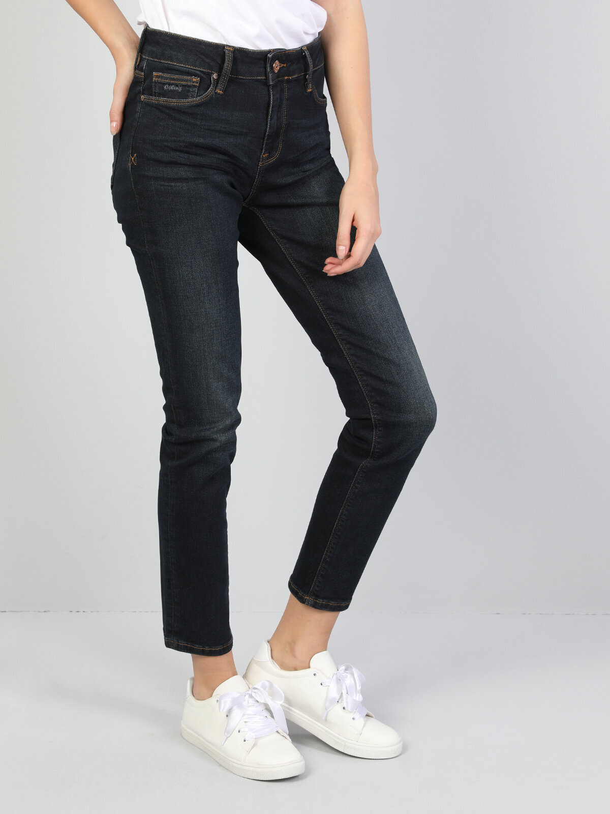 Colins - 703 Carla Orta Bel Düz Paça Slim Fit Koyu Mavi Kadın Jean Pantolon