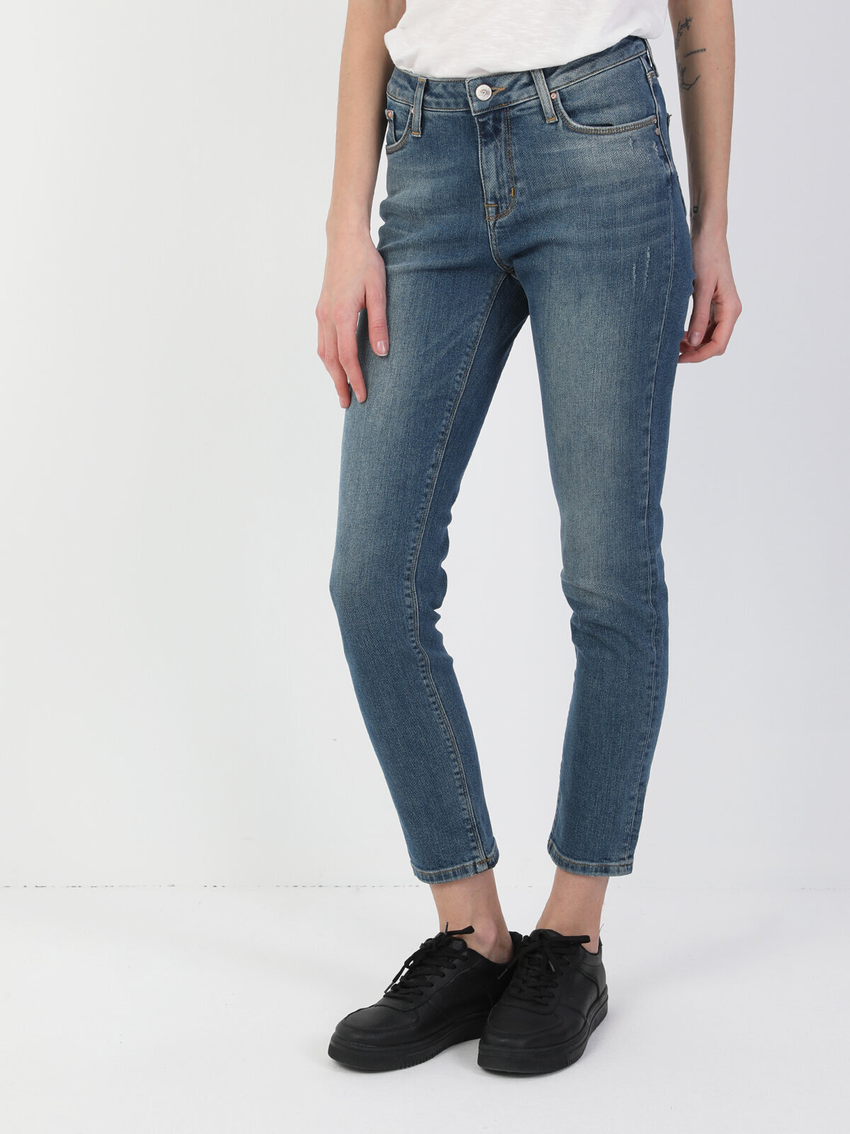 Colins - 703 Carla Orta Bel Düz Paça Slim Fit Mavi Kadın Jean Pantolon